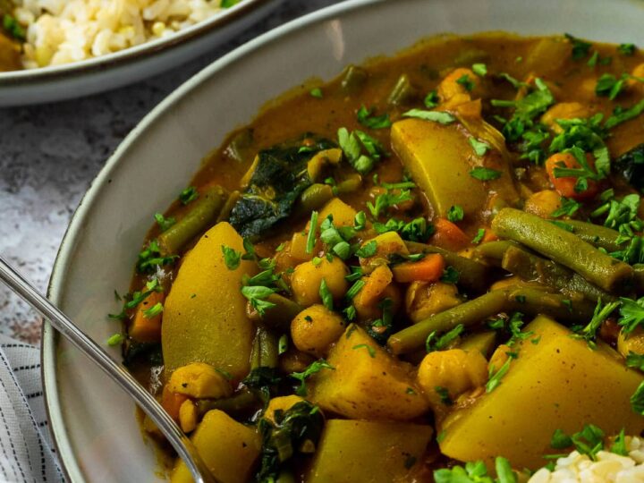 Vegan Potato Curry - Ve Eat Cook Bake